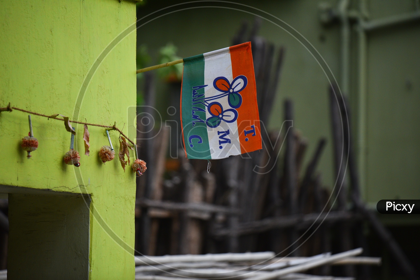 Image of Trinamool Congress ( TMC ) Party Flags Tagged On the Streets ...