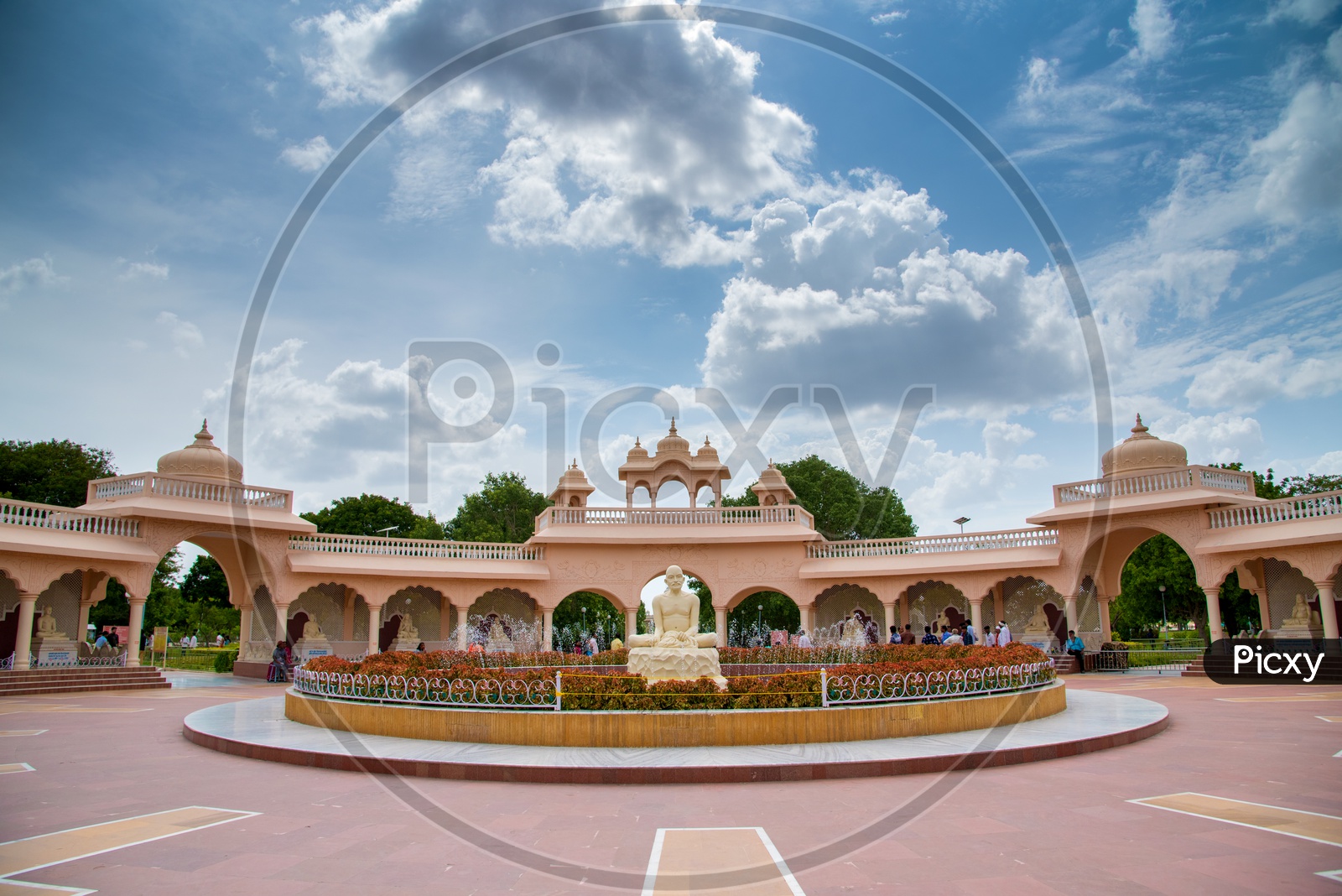 Image of Shri Saint Gajanan Maharaj Sansthan Temple in Shegaon-YS415168 ...
