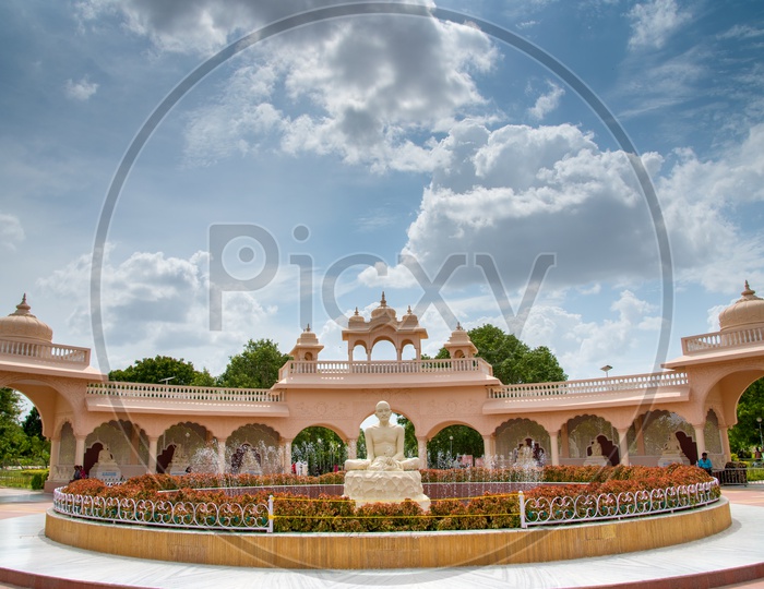 Image of Shri Saint Gajanan Maharaj Sansthan Temple in Shegaon-KJ447147 ...