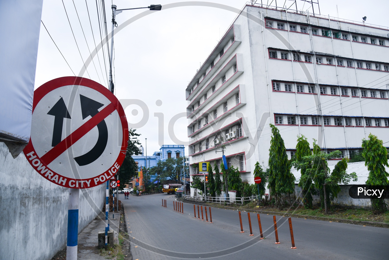 Image of Road Safety Or traffic Sign Boards in Howrah City-LY170510-Picxy