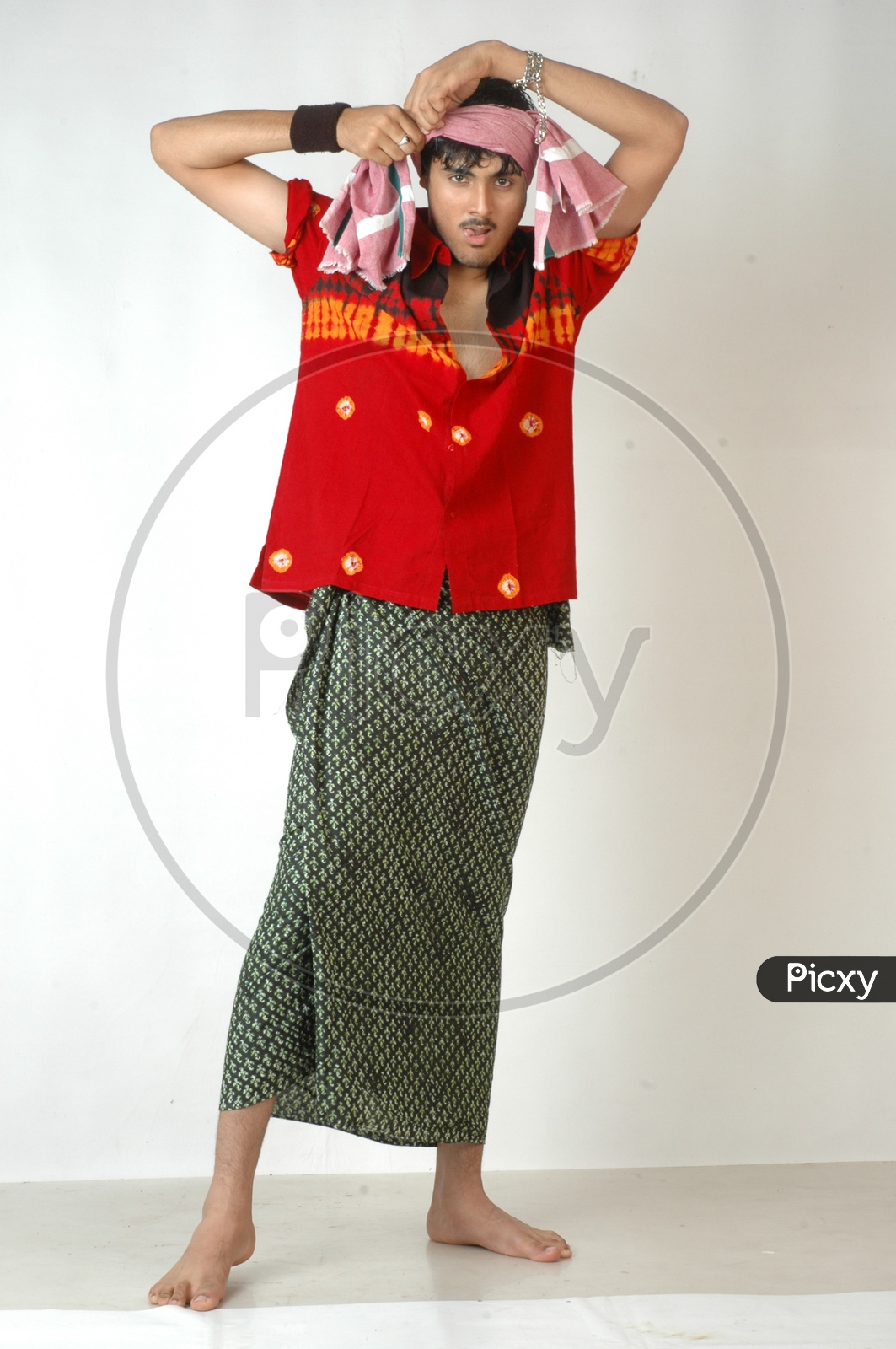 Image of An Indian Man In Traditional Rural Man Attire Wearing Lungi ...