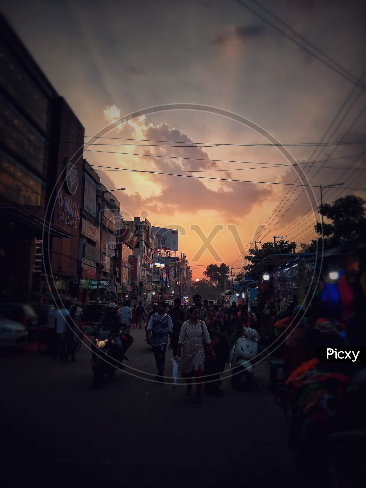 Image of Sunset at busy street-ZS270301-Picxy