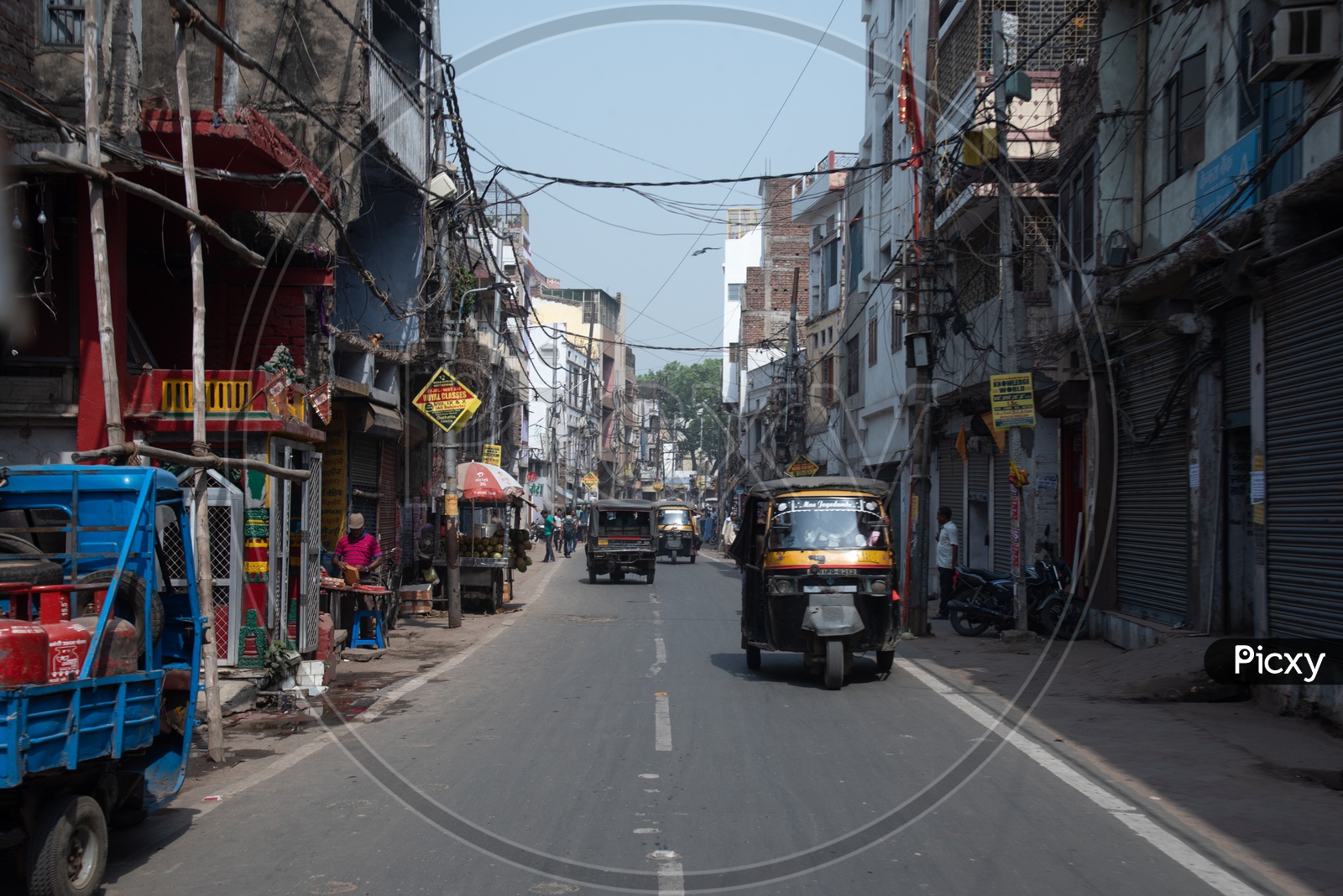 Image of Autos on the Streets Of Patna City-BZ592925-Picxy