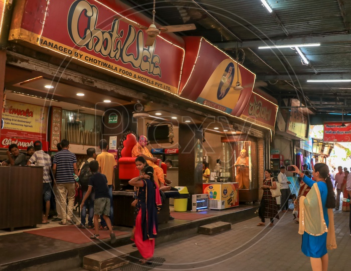 Image of Famous Chotiwala restaurant in Rishikesh-ZD417740-Picxy