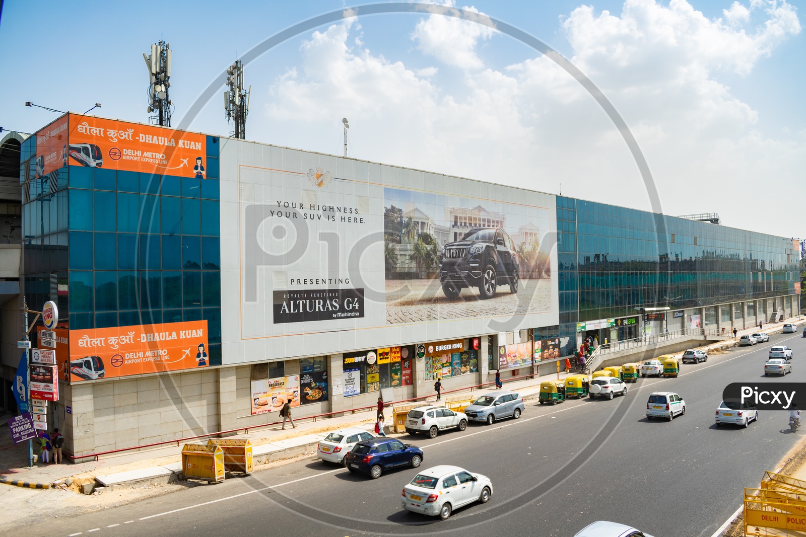 Image of Dhaula Kuan metro station at Airport Express Line of Delhi ...