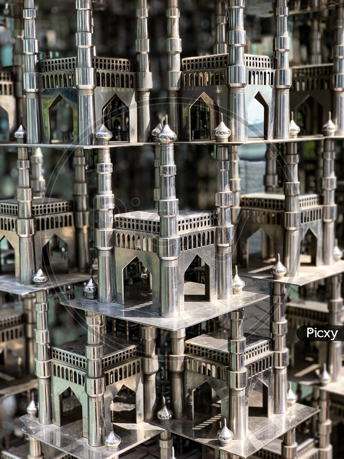 Image of Metal charminar-TO698117-Picxy