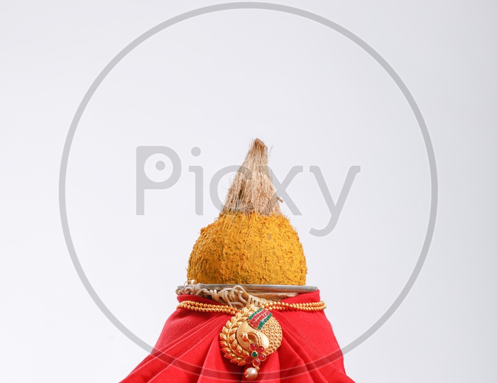 Image of Kalash For Marathi New Year Gudi Padwa With Handi Coconut ...