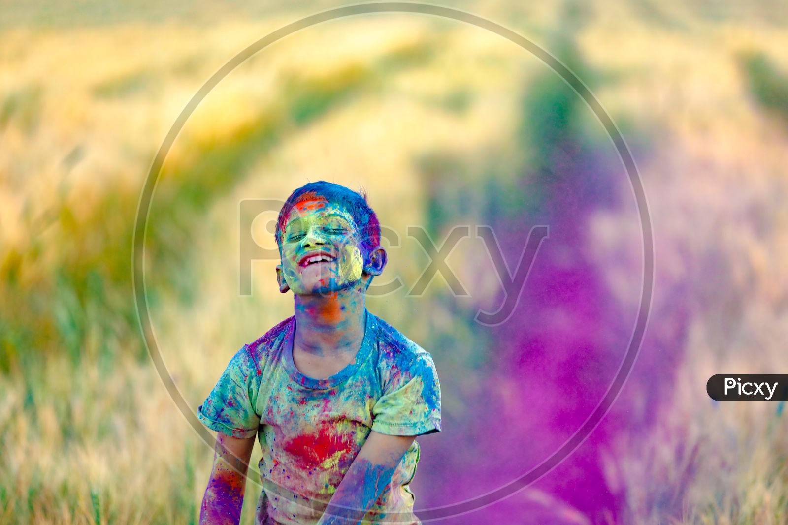 Image of Indian Boy or Young Indian Boy Playing Or Filled In Holi ...