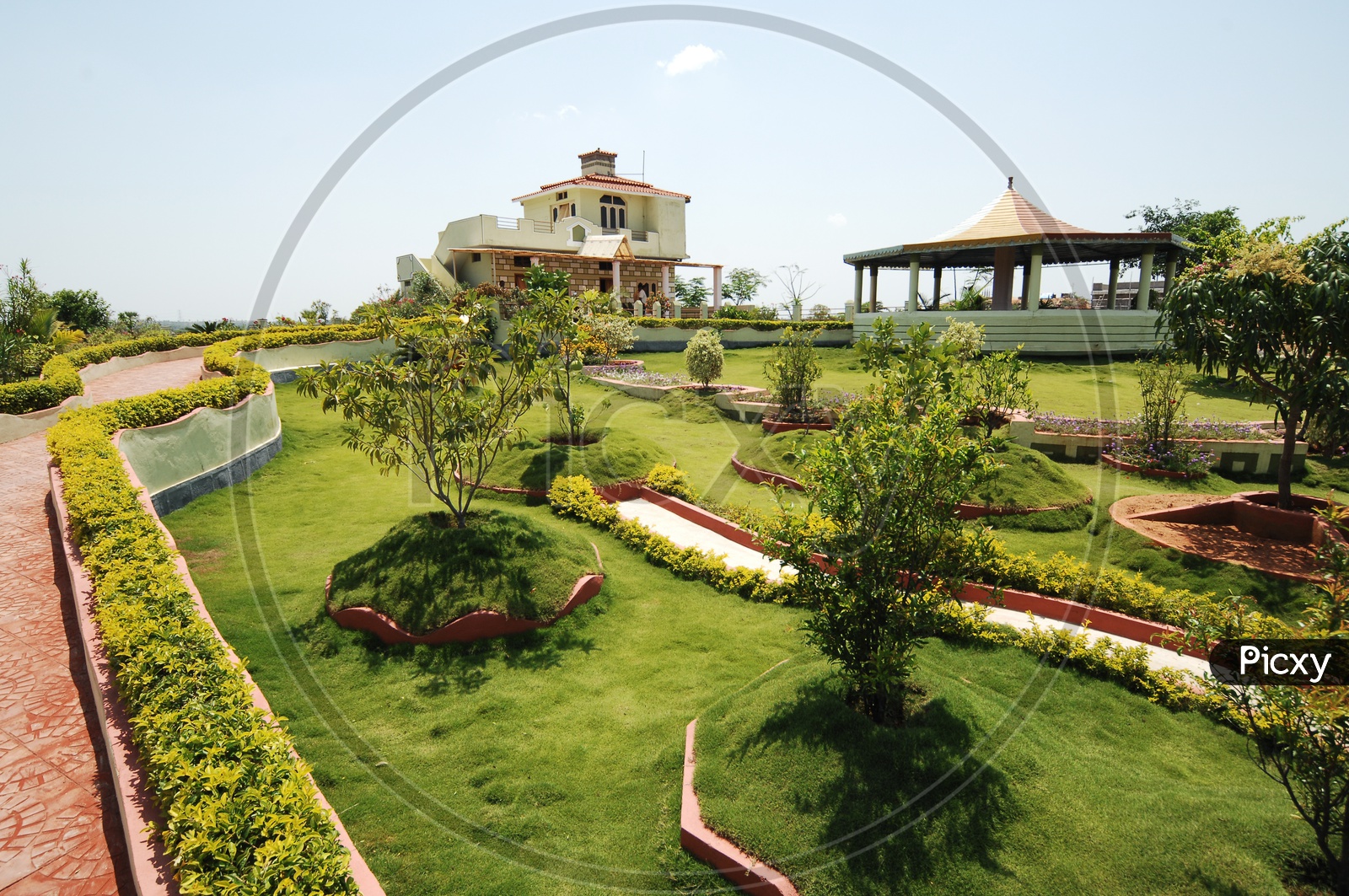 Image of Lawn Garden In an Individual House Compound-ZW652897-Picxy