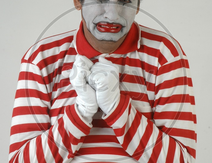 Image of Mime Artist With Expressions-SX133946-Picxy