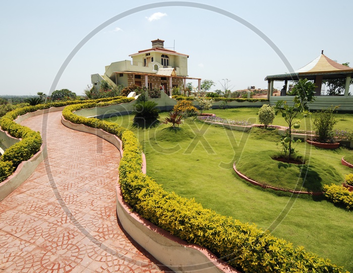 Image of Lawn Garden In an Individual House Compound-ZW652897-Picxy