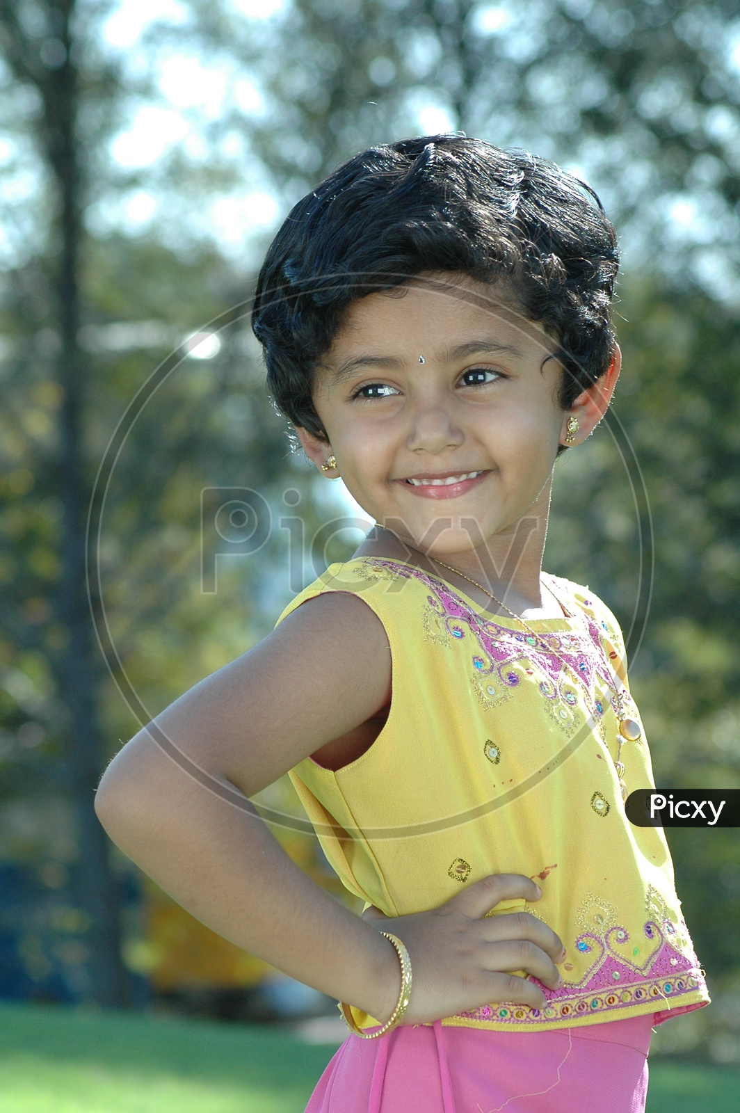 Image of Little Girl Child Artist in a Movie Shooting-FC063142-Picxy