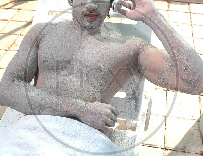 Image of Mud Bath Spa-FZ202951-Picxy