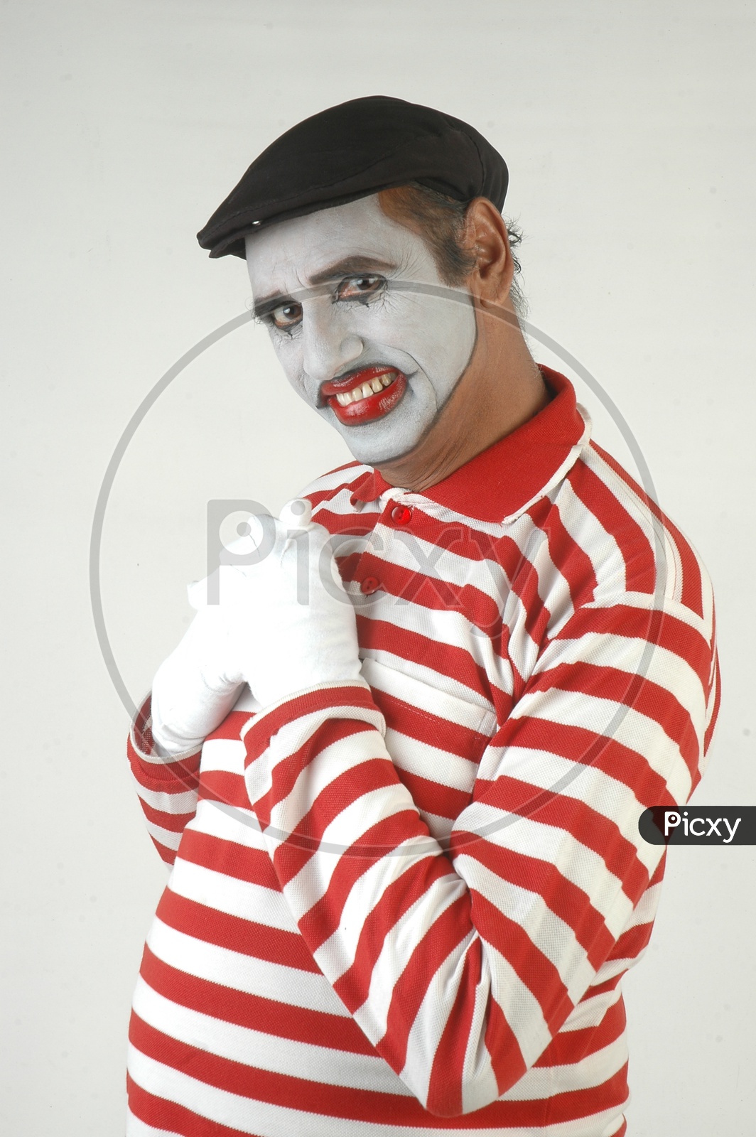 Image of Mime Artist With Expressions-UY953912-Picxy