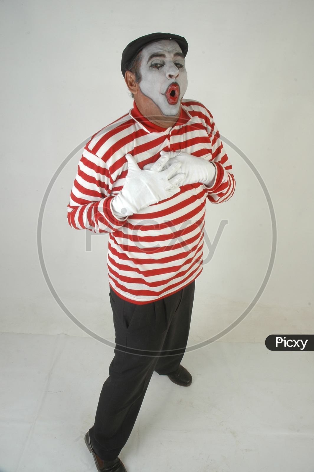 Image of Mime Artist With Expressions-UT390325-Picxy