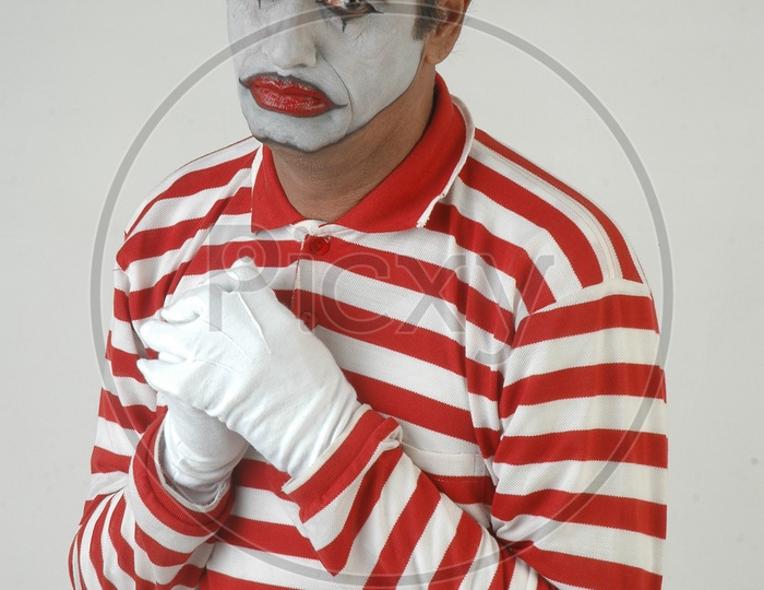 Image of Mime Artist With Expressions-UT417074-Picxy