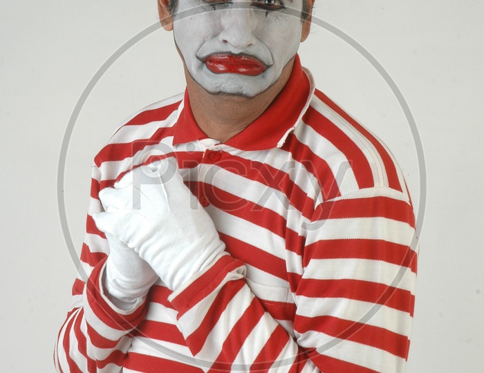 Image of Mime Artist With Expressions-ST512582-Picxy