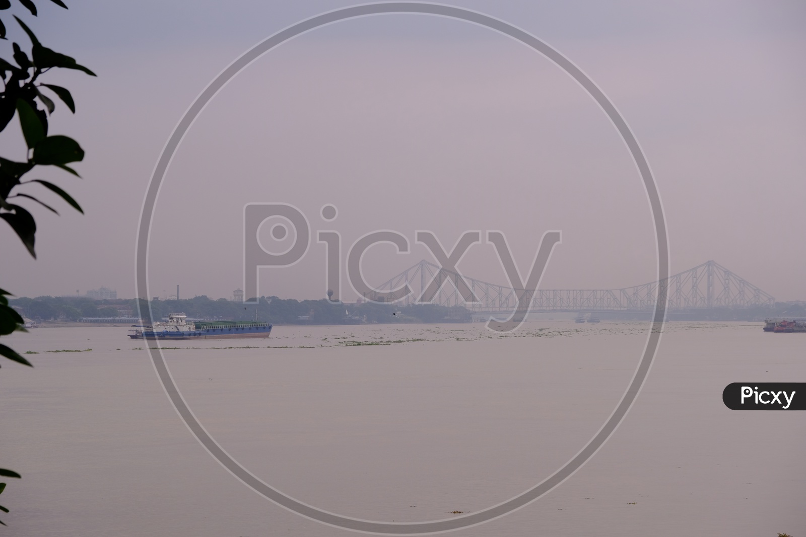 Image of Ships in Hooghly River at Howrah Bridge-ZA605868-Picxy