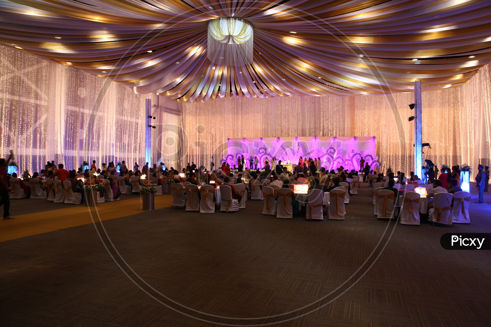 Image of Indian Wedding Hall Decoration-HK102083-Picxy