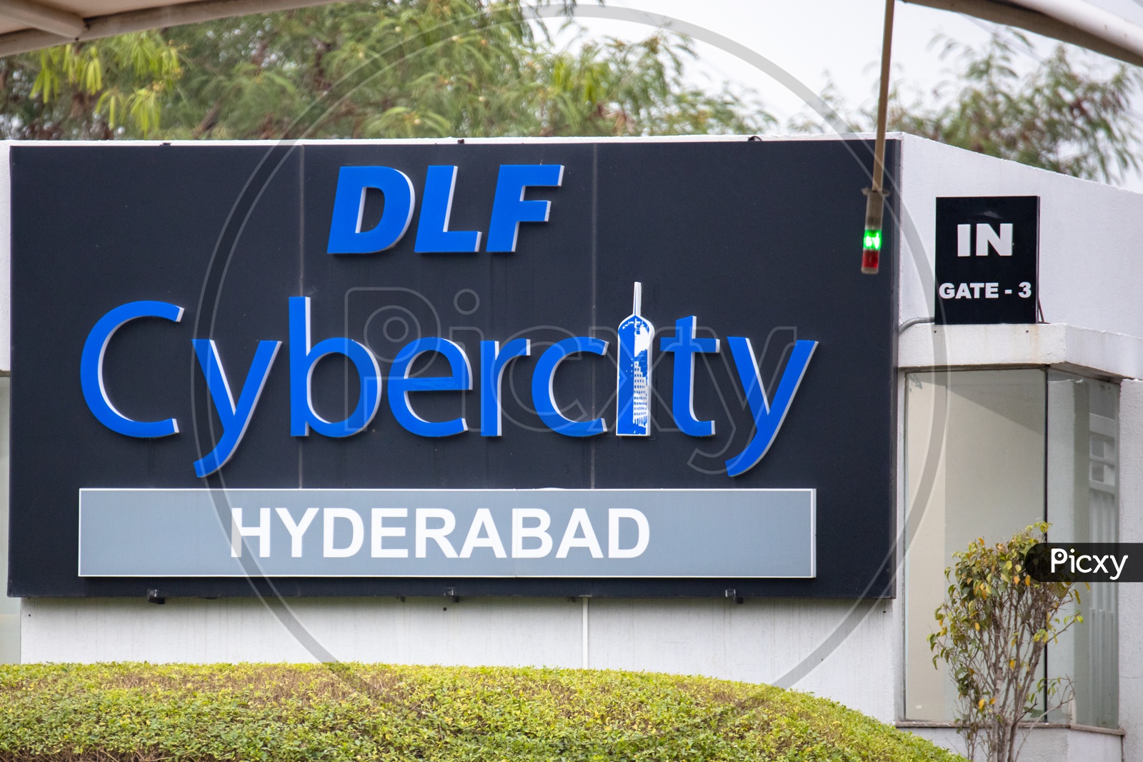 Image of DLF Cybercity Hyderabad Campus Entrance-VD793952-Picxy