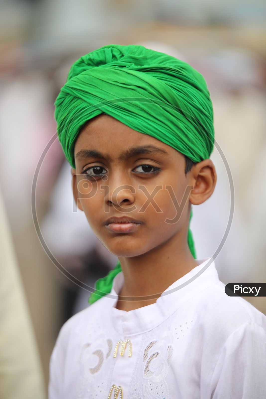 Image of Muslim Boy Wearing Turban Caps With Smile Faces And Posing ...