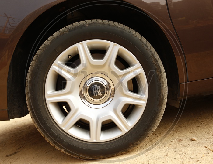 Image of Rolls Royce Car Tyre Closeup-NG698882-Picxy