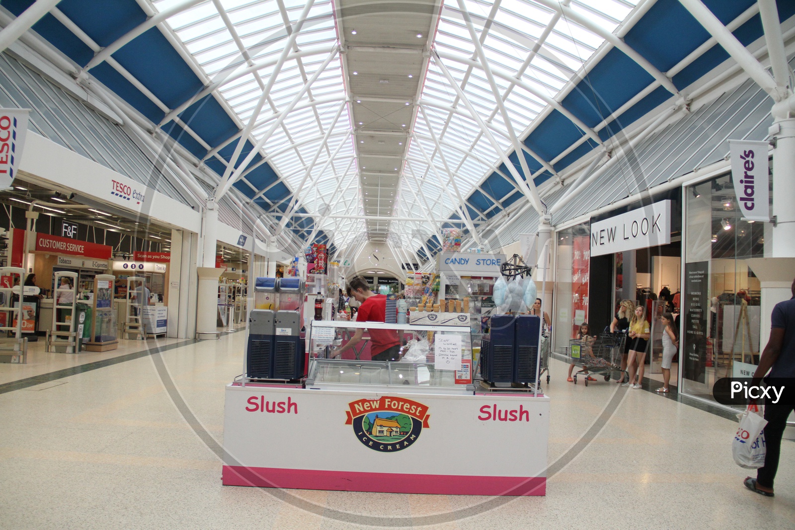 Image of New Forest Ice Cream Outlet in a Shopping Mall-NQ045248-Picxy