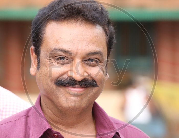 Image of Comedian Naresh Smiling-HA421202-Picxy