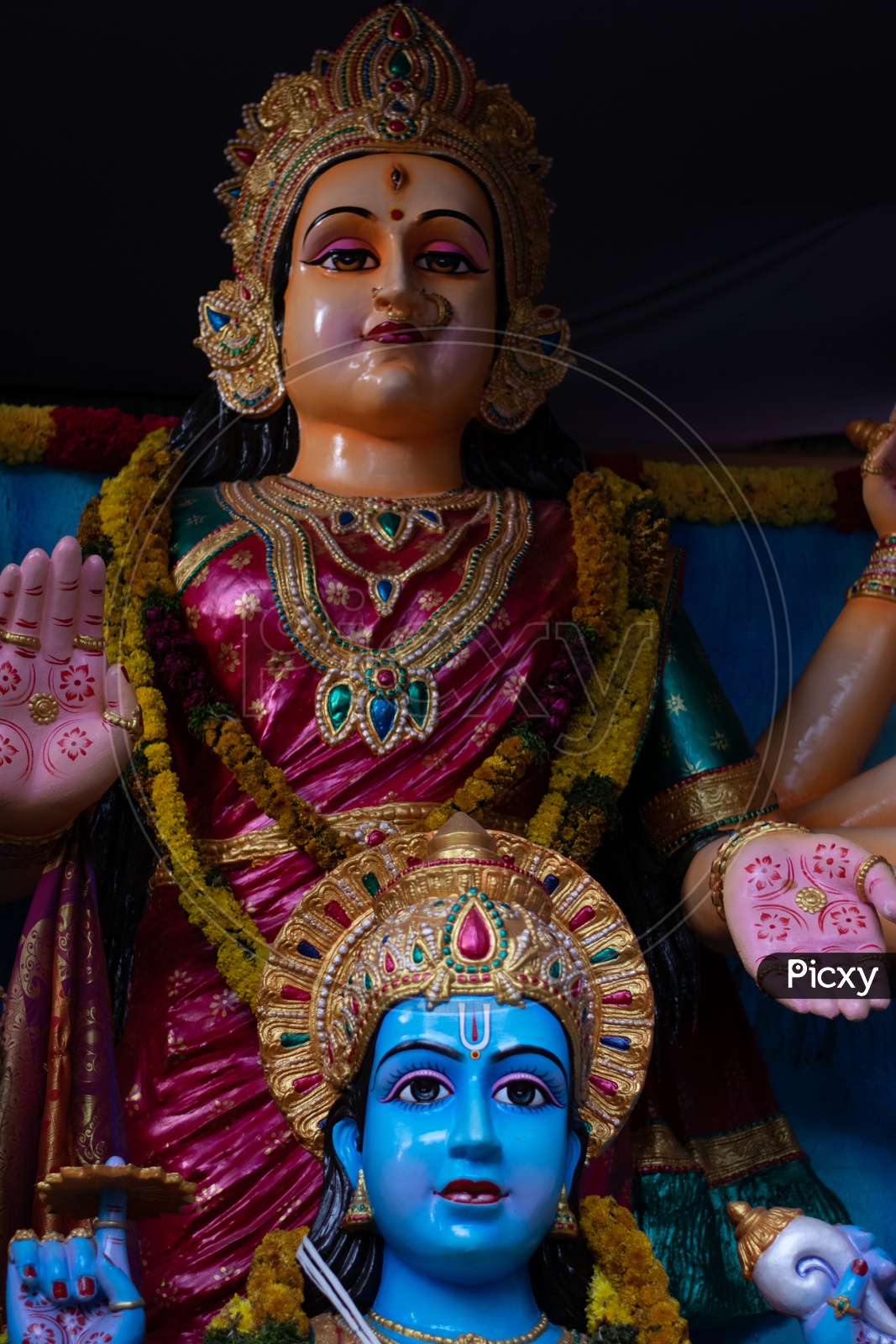 Image of Idol of goddess Durga with lord Vishnu-JT725198-Picxy