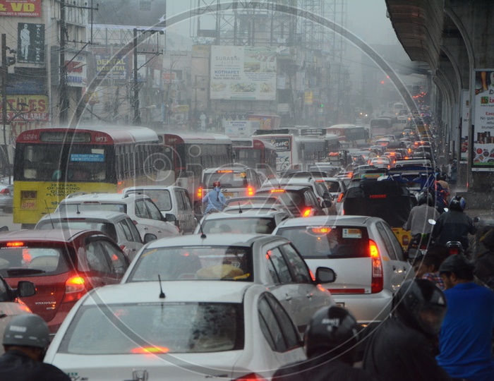 Image of Traffic Jams Due to Heavy Rainfall in Hyderabad Roads-EL087829 ...