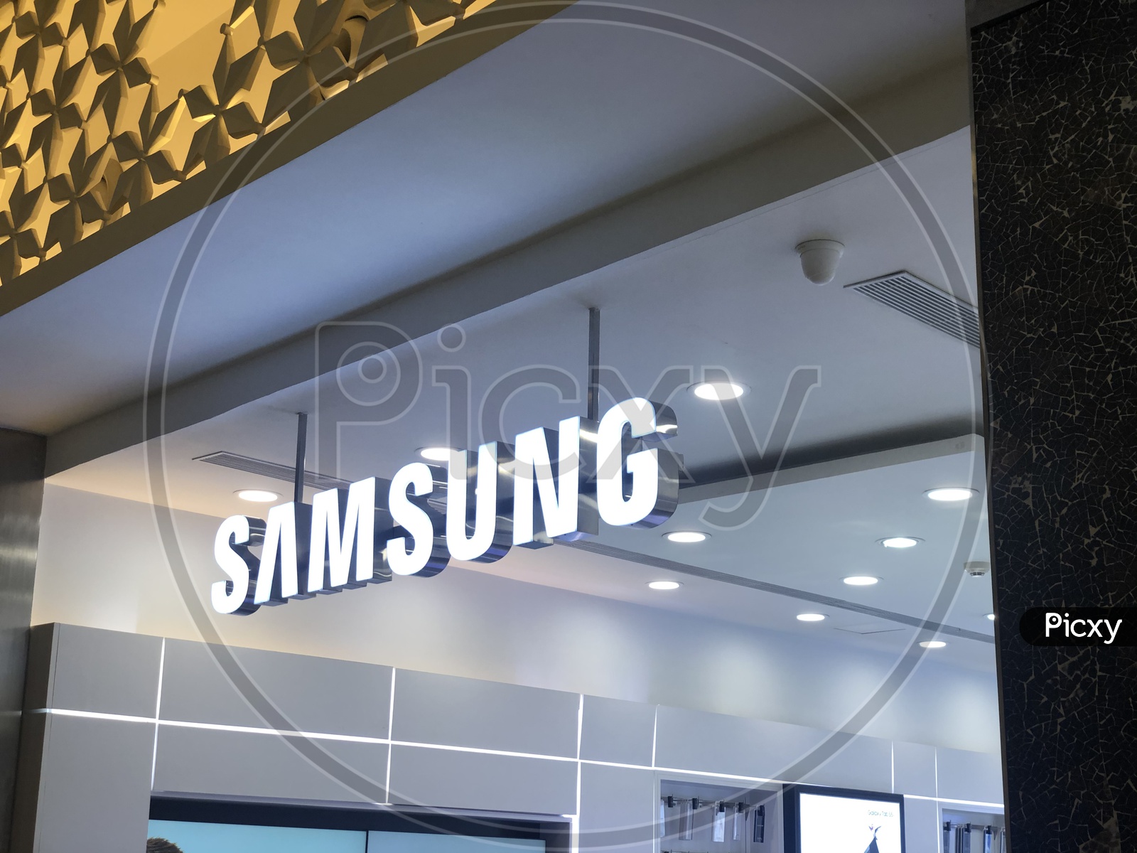 Image of Samsung Name Board on Outlet Or Store-KJ306081-Picxy