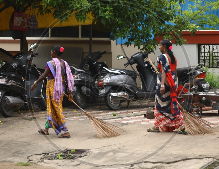 Image of Indian Female Sanitary Workers going to work-BV309848-Picxy