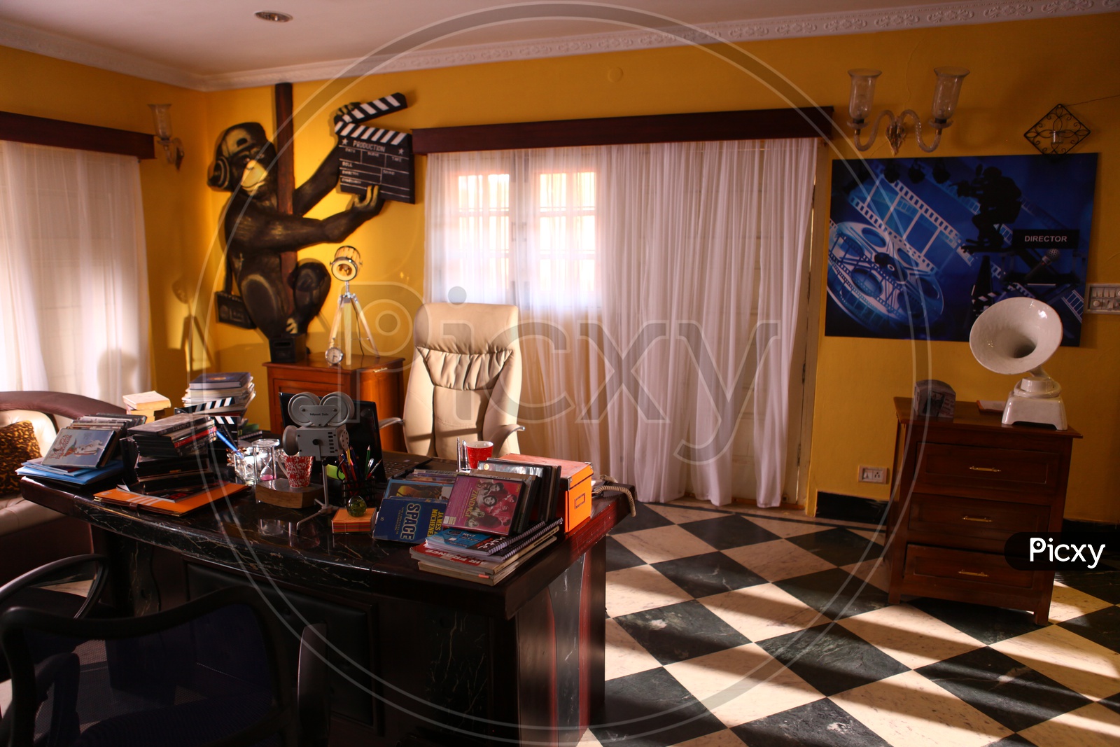 Image of A Movie Production Office-RM871946-Picxy