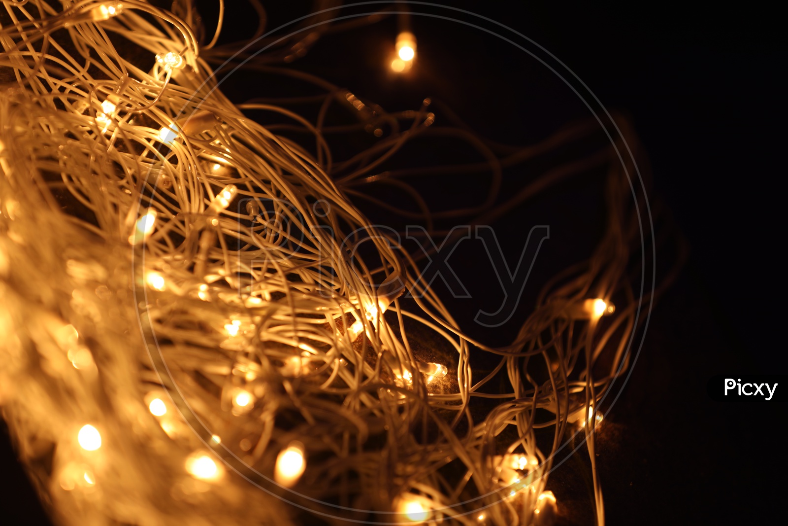 Image of Serial Lighting-OV052011-Picxy