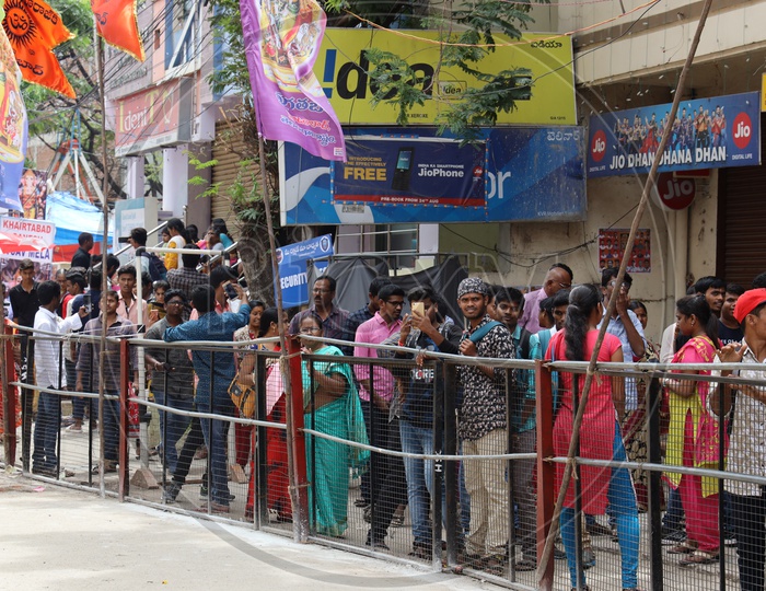 Image of Devotees in Queue Lines at Khairatabad For Ganesh Idol Darshan ...