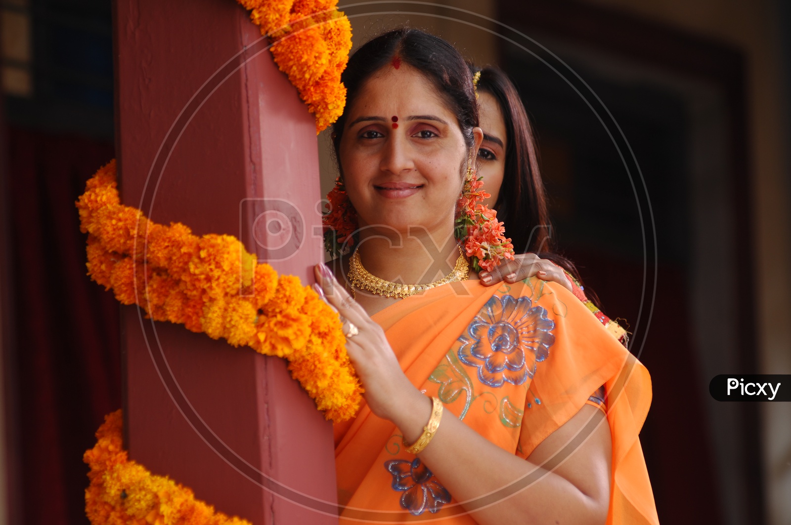 Idina Menzel Biography Affair Married Husband Pictures from Idina ...