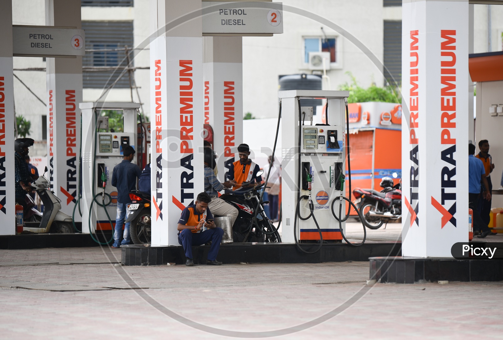 Image of Indian Oil Petrol Bunk Or Fuel Station-CT694447-Picxy