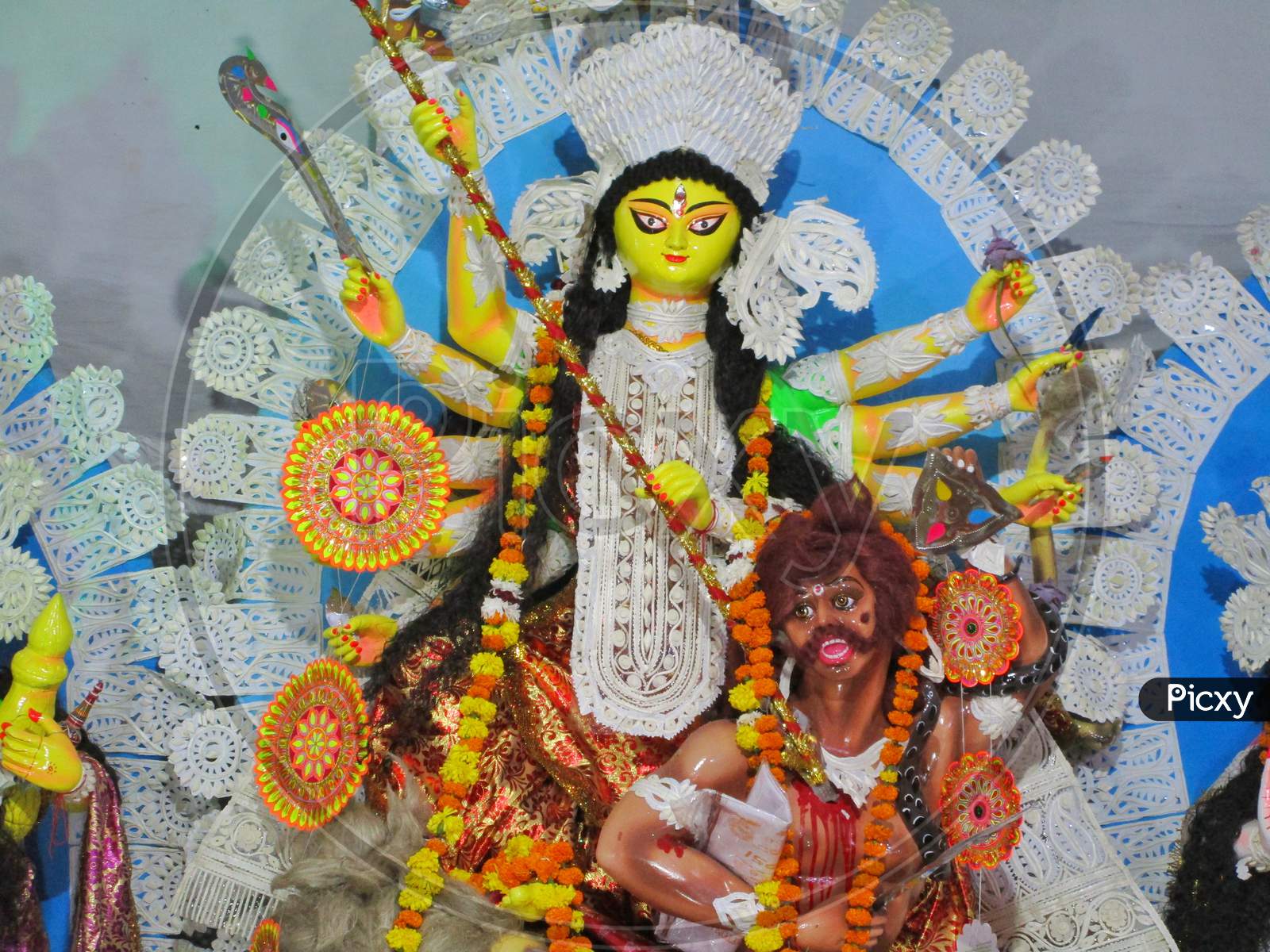 Image of Durga maa killing the rakshas-HL372158-Picxy