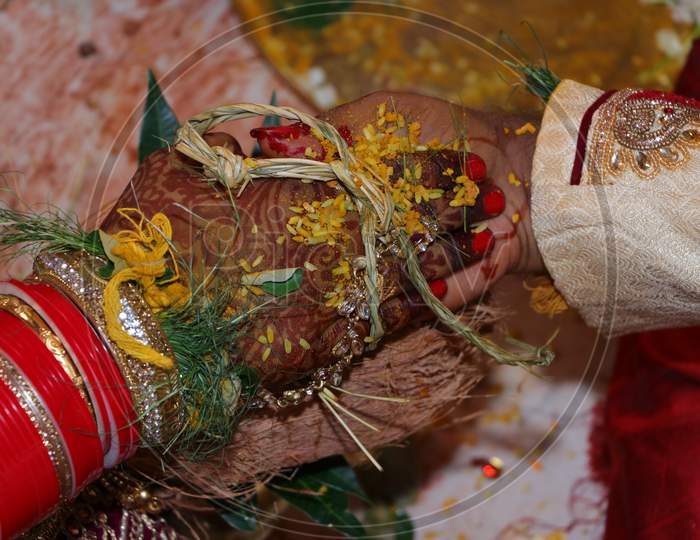 Image of Indian Marriage Hindu rituals Photo Hata Ganthi of Indian ...