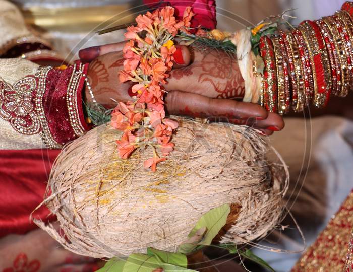 Image of Indian Marriage Hindu rituals Photo Hata Ganthi of Indian ...