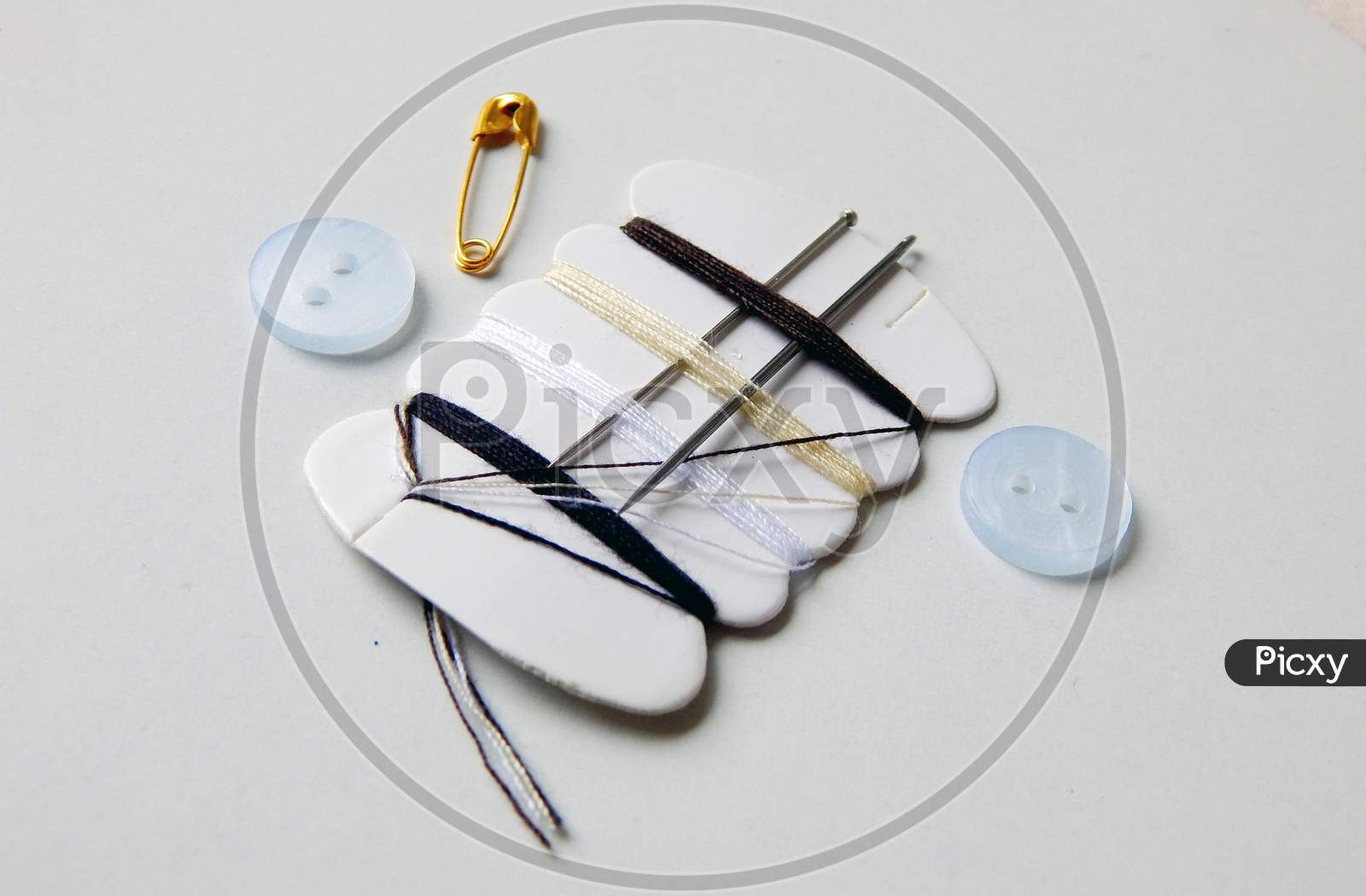 Image of Stitching Set Fot Emergency Use Colorful Threads, Needles And ...