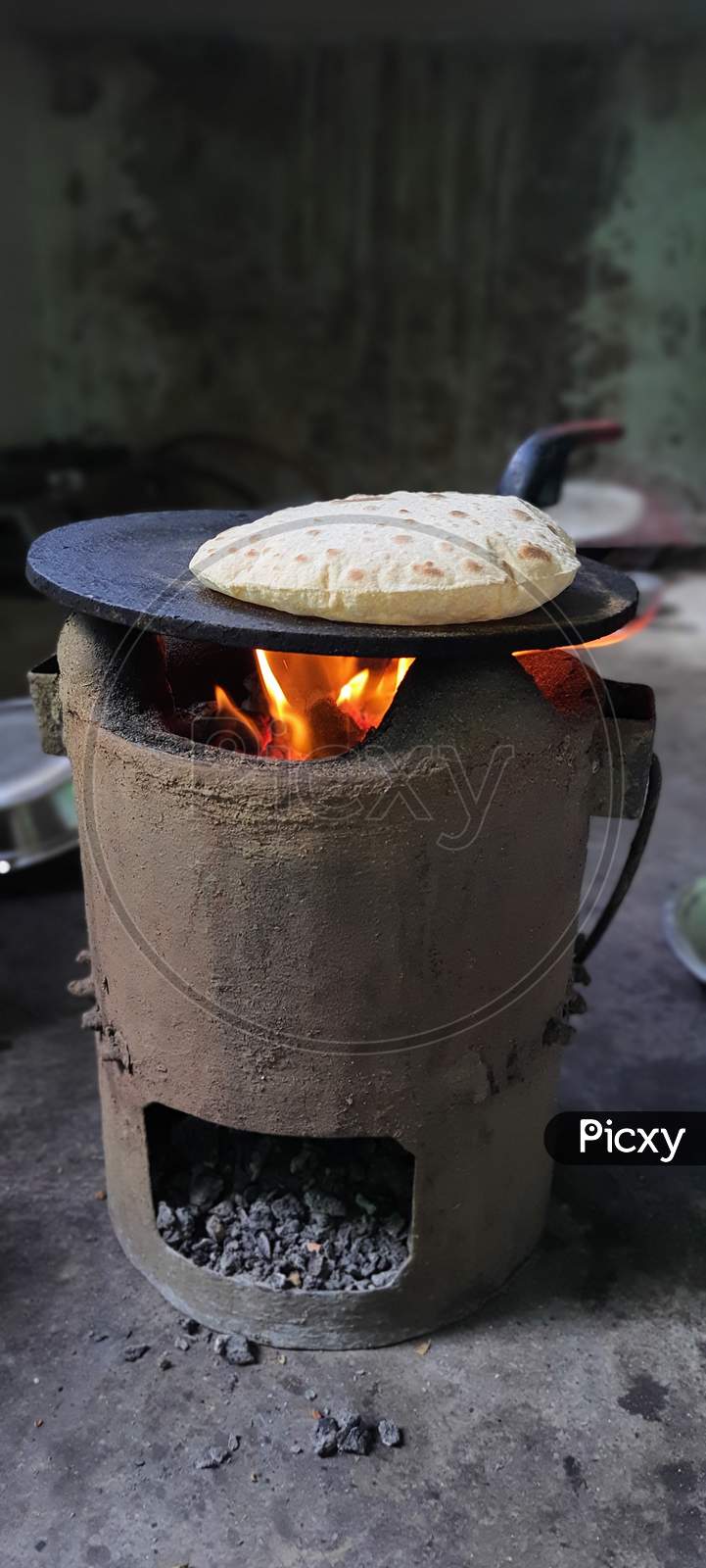 Image of Chulha Or Roti-ZP319890-Picxy