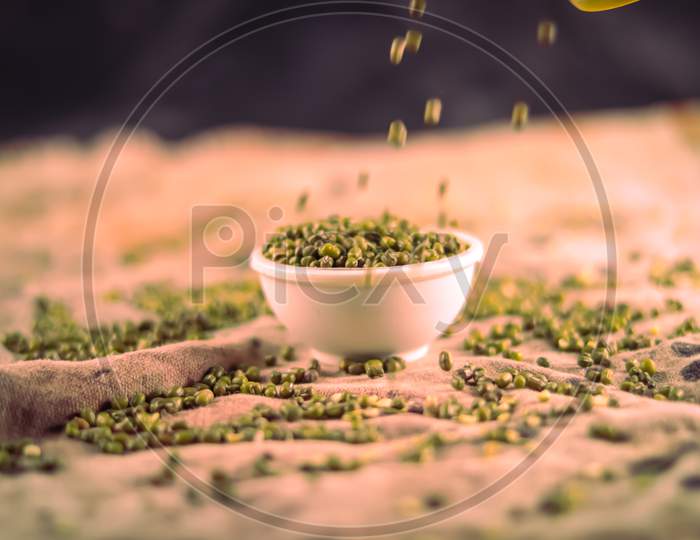 Image of Broken Mung Lentils (Yellow Moong Dal) With Green Moong Bean ...