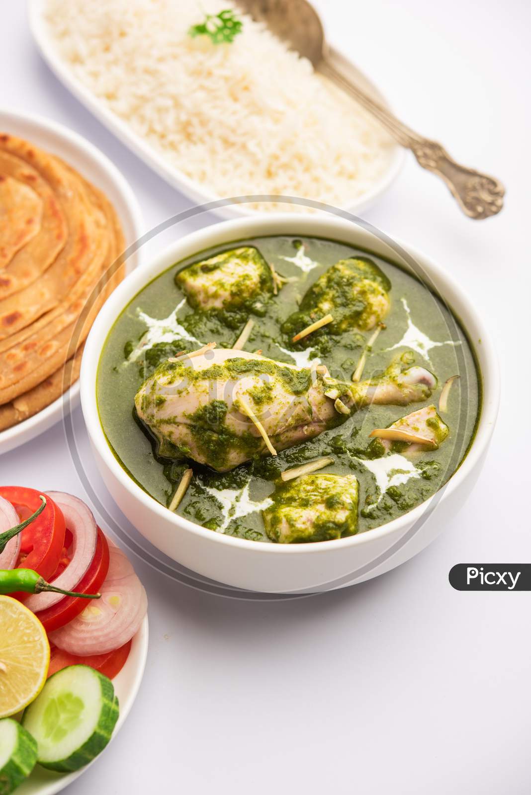 Image of Green Palak Chicken Curry Or Murgh Hariyali Tikka Masala Or ...