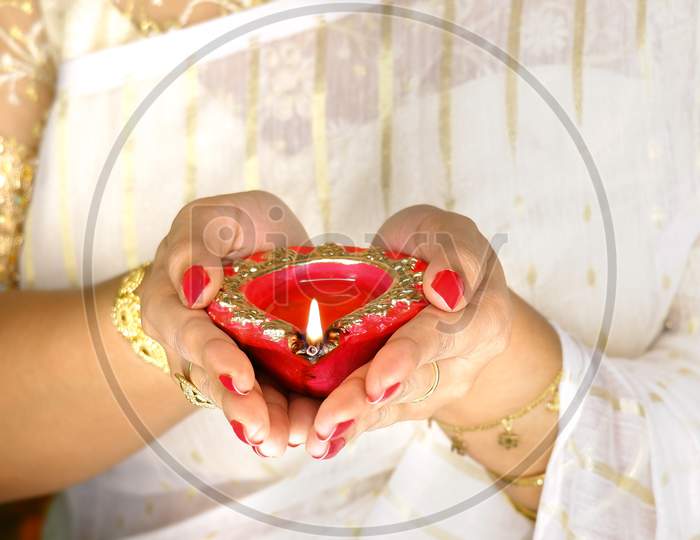 Lamp Rings To Hold Oils