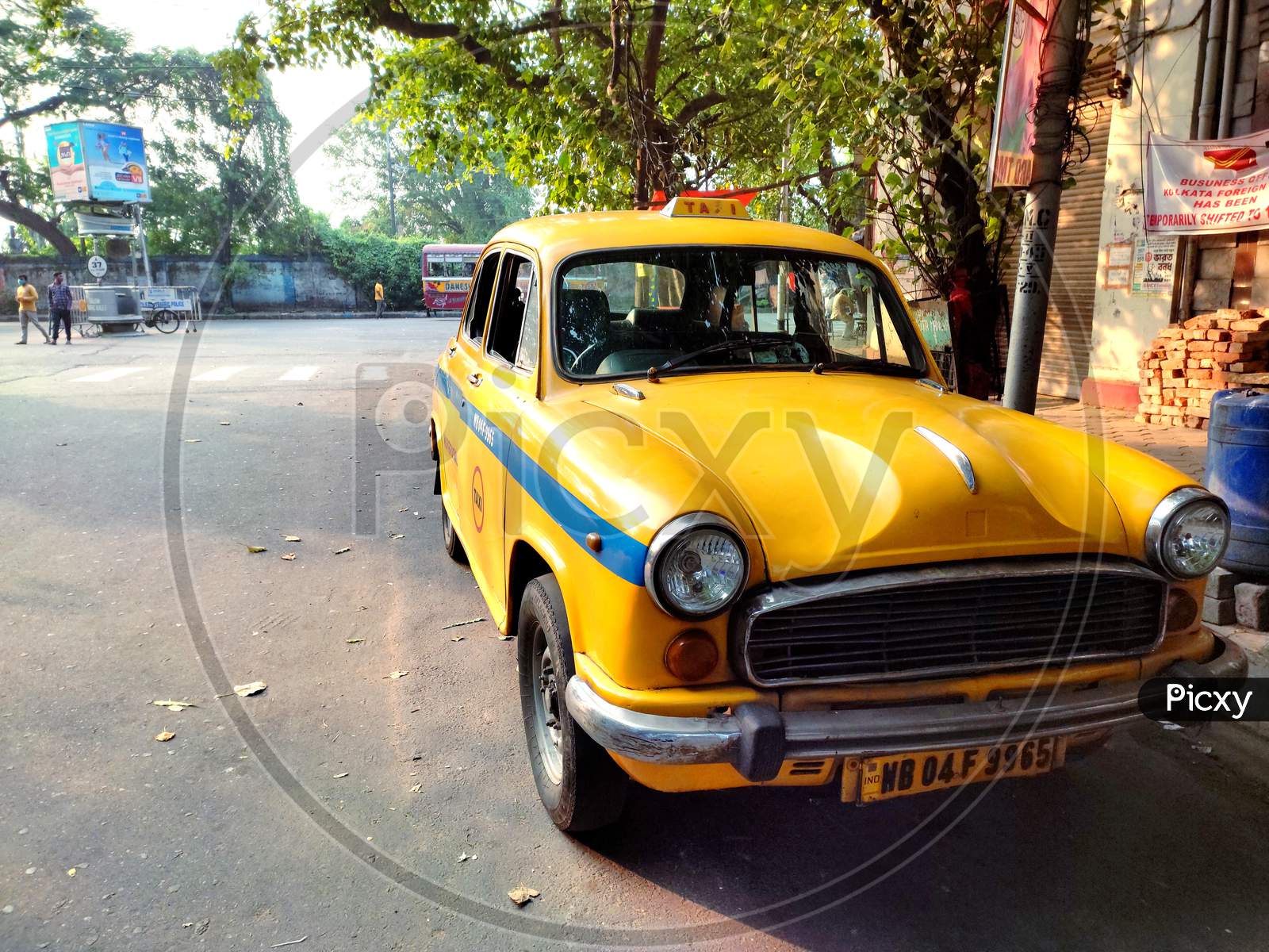 Image of Kolkata's yellow Taxi. Popular vehicle and heritage car in ...