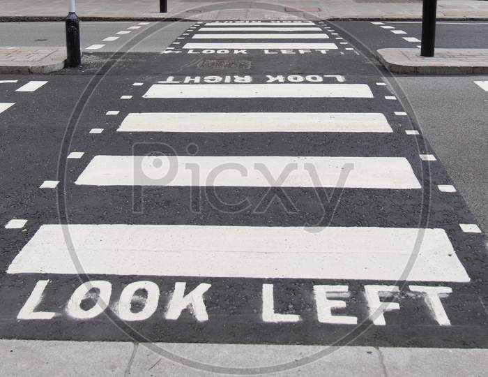 Image of Look Left Sign-IH074496-Picxy
