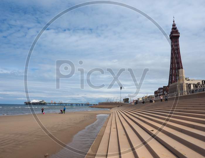 Image of Blackpool, Uk - Circa June 2016: Blackpool Pleasure Beach ...