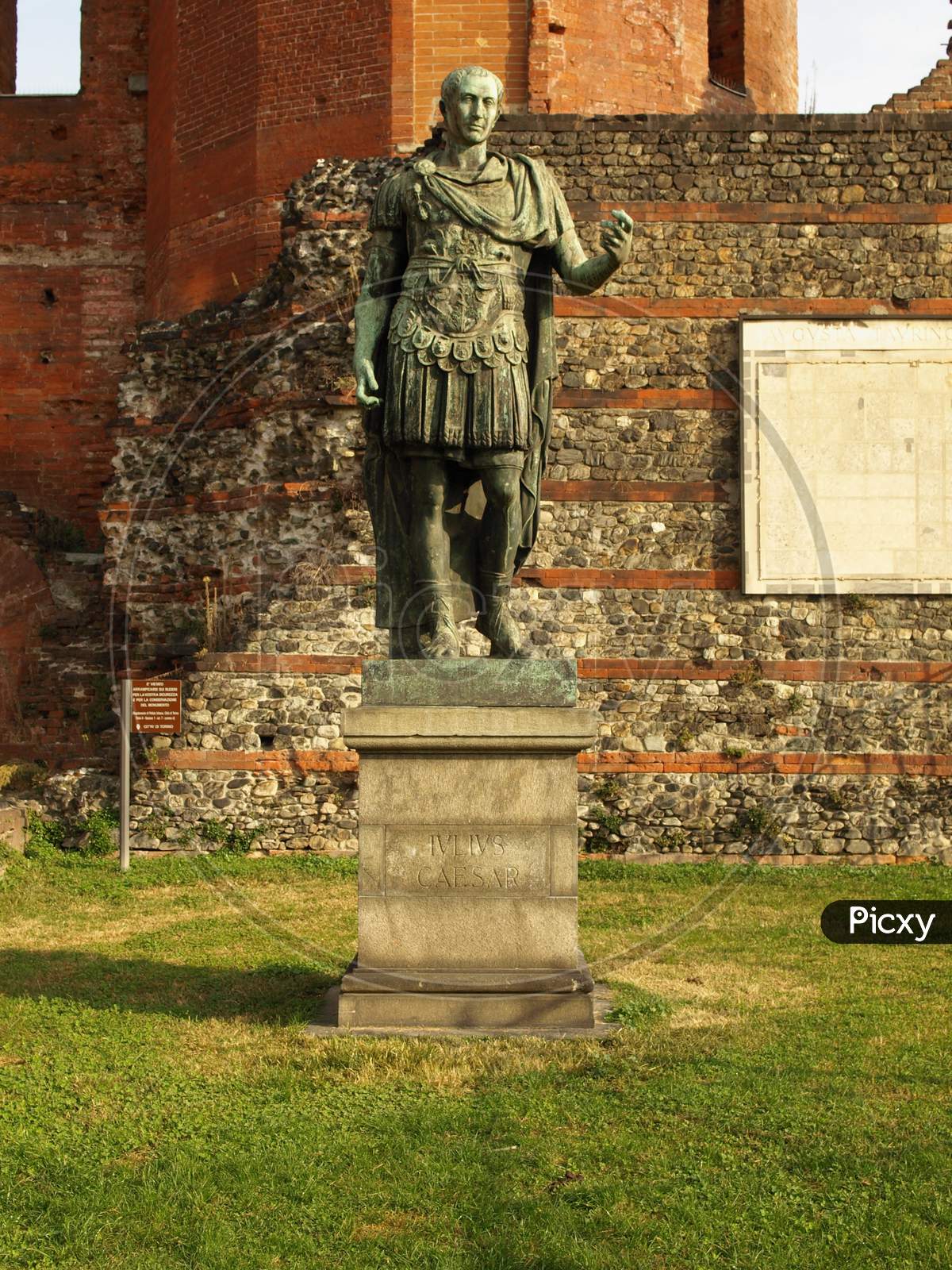 Image of Roman Statue In Turin-SI703112-Picxy