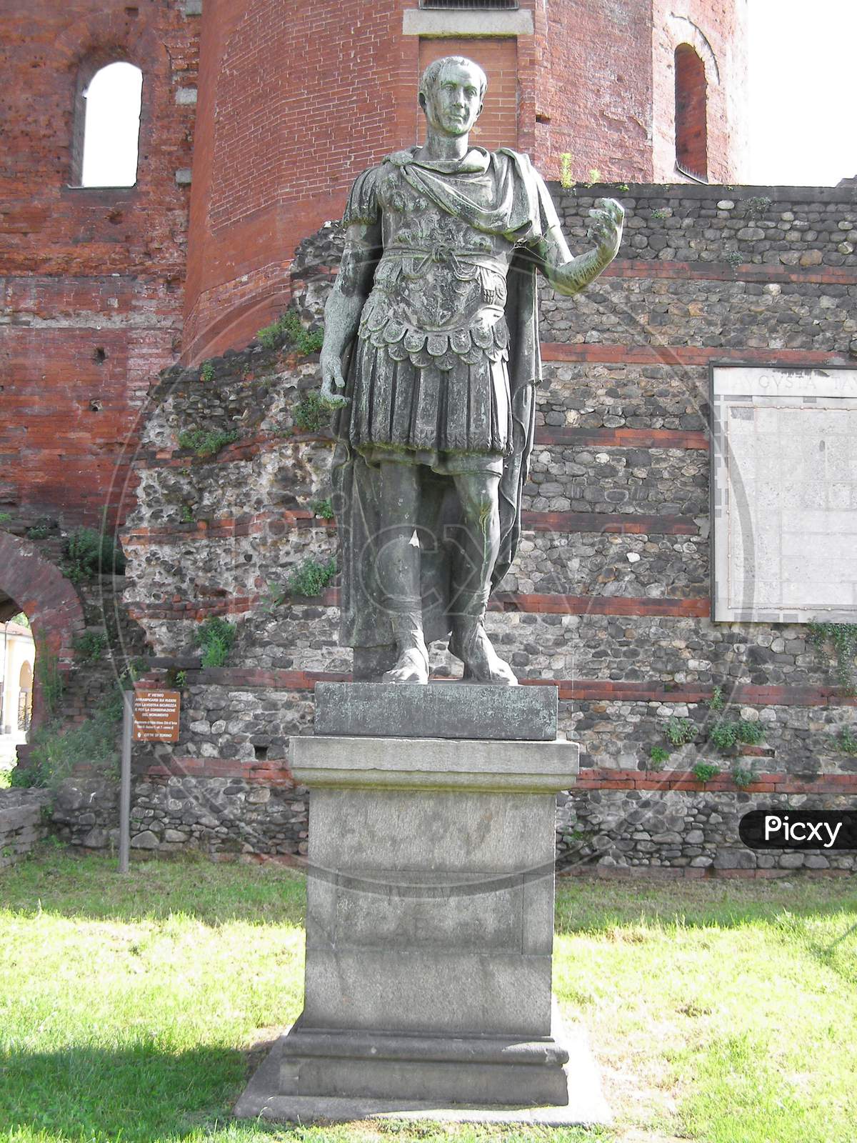 Image of Roman Statue In Turin-KX860929-Picxy